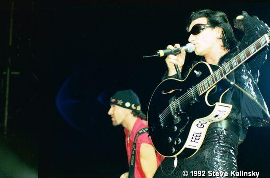 U2gigs.com photos » 1992 - Zoo TV Tour - Outside Broadcast » 1992-08-25 ...