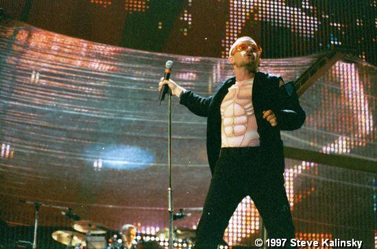 U2gigs.com photos » Popmart Tour » 1997-05-22 - Pittsburgh (pictures by ...