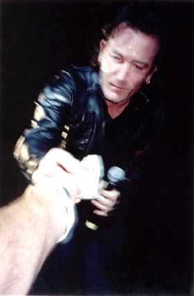 U2gigs.com photos » Elevation Tour » 2001-04-03 - Dallas