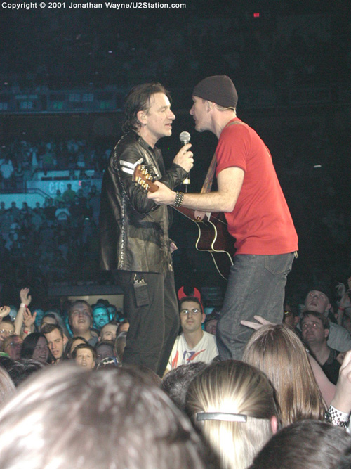 U2gigs.com photos » Elevation Tour » 2001-05-06 - Pittsburgh (pictures ...