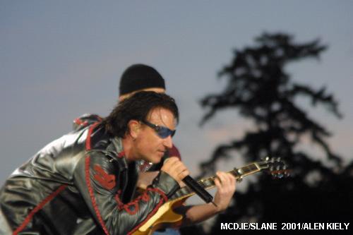U2gigs.com photos » Elevation Tour » 2001-08-25 Slane (pictures by Alen ...