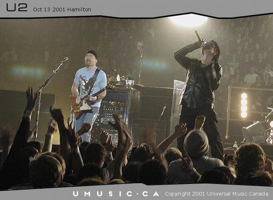 U2gigs.com photos » Elevation Tour » 2001-10-13 Hamilton (pictures by ...