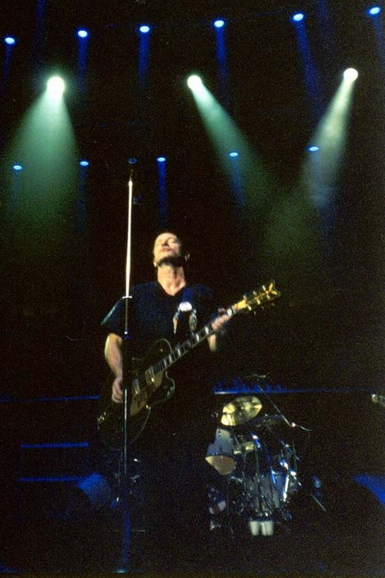 U2gigs.com photos » Elevation Tour » 2001-11-02 Philadelphia (pictures ...