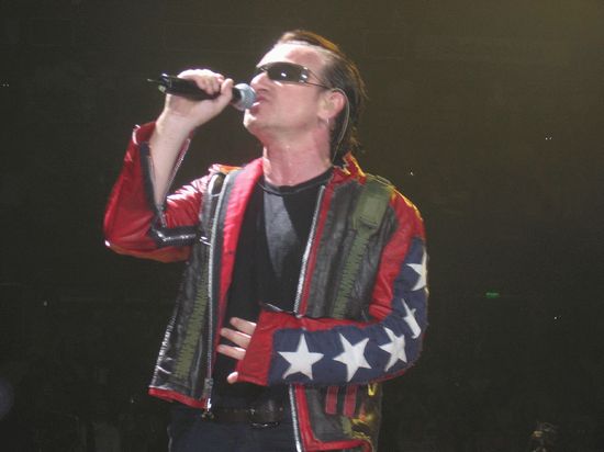 U2gigs.com photos » Vertigo Tour » 2005-04-02 - Anaheim (Pictures by ...