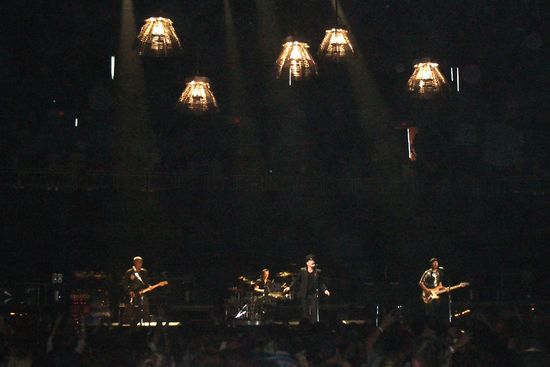 U2gigs.com photos » Vertigo Tour » 2005-04-15 - Glendale