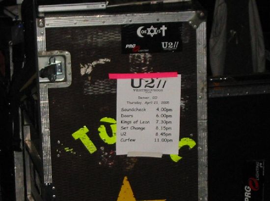 U2gigs.com photos » Vertigo Tour » 2005-04-21 - Denver