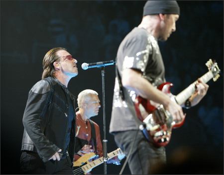 U2gigs.com photos » Vertigo Tour » 2005-04-24 - Seattle