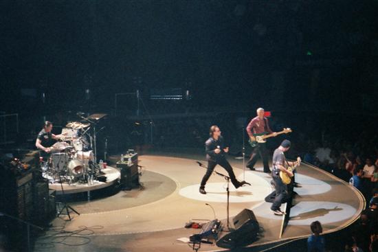 U2gigs.com photos » Vertigo Tour » 2005-04-24 - Seattle