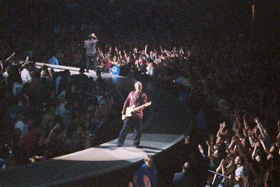 U2gigs.com photos » Vertigo Tour » 2005-04-24 - Seattle