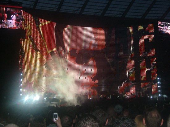 U2gigs.com photos » Vertigo Tour » 2005-06-10 - Brussels