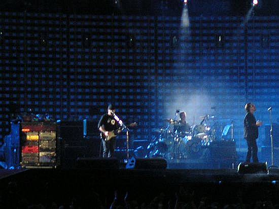 U2gigs.com photos » Vertigo Tour » 2005-06-10 - Brussels