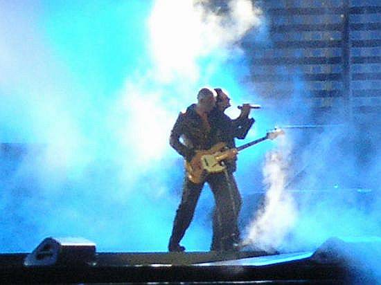 U2gigs.com photos » Vertigo Tour » 2005-06-10 - Brussels