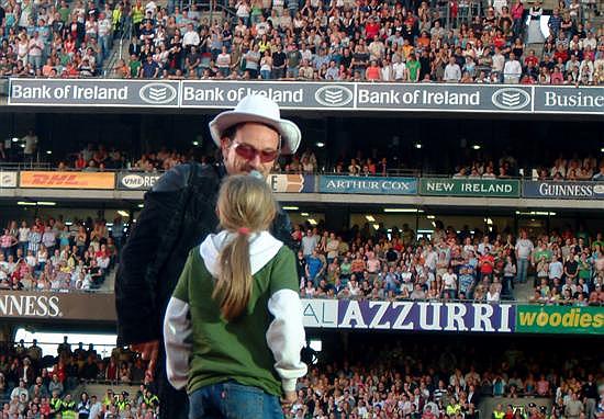 U2gigs.com photos » Vertigo Tour » 2005-06-27 - Dublin