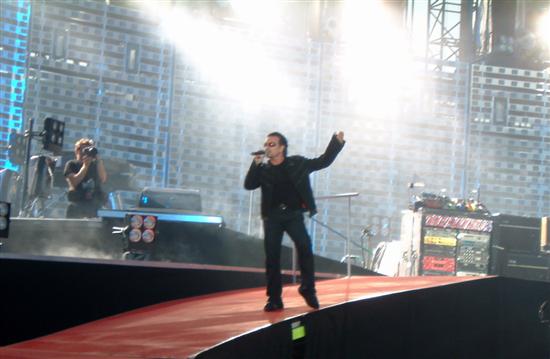 U2gigs.com photos » Vertigo Tour » 2005-06-27 - Dublin