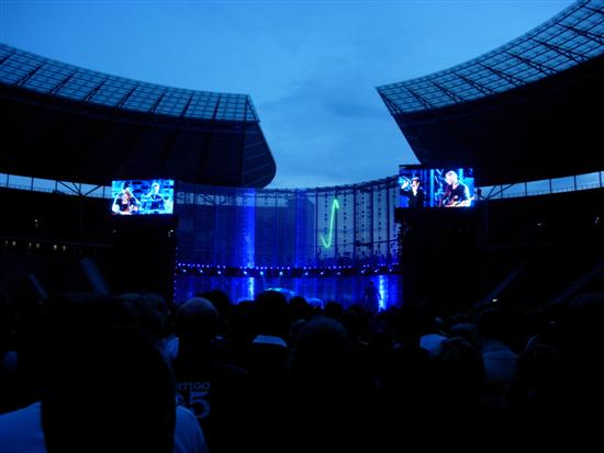 U2gigs.com photos » Vertigo Tour » 2005-07-07 - Berlin