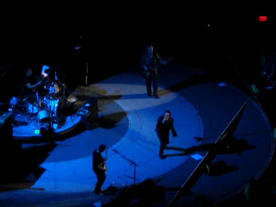 U2gigs.com photos » Vertigo Tour » 2005-12-12 - Charlotte