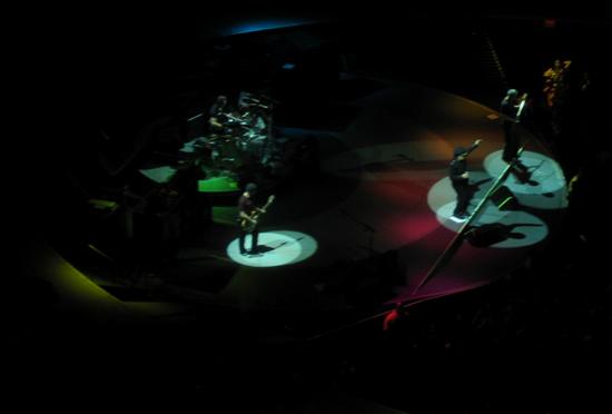 U2gigs.com photos » Vertigo Tour » 2005-12-12 - Charlotte